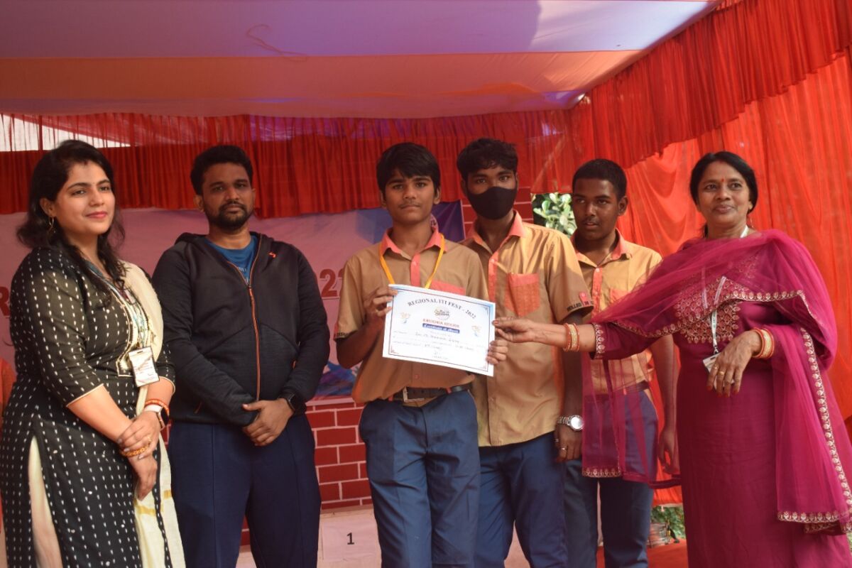 KIIT ITI Students and Staff Bring Laurels in Regional Level ITI Fest ...