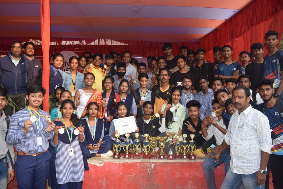 KIIT ITI Students and Staff Bring Laurels in Regional Level ITI Fest ...