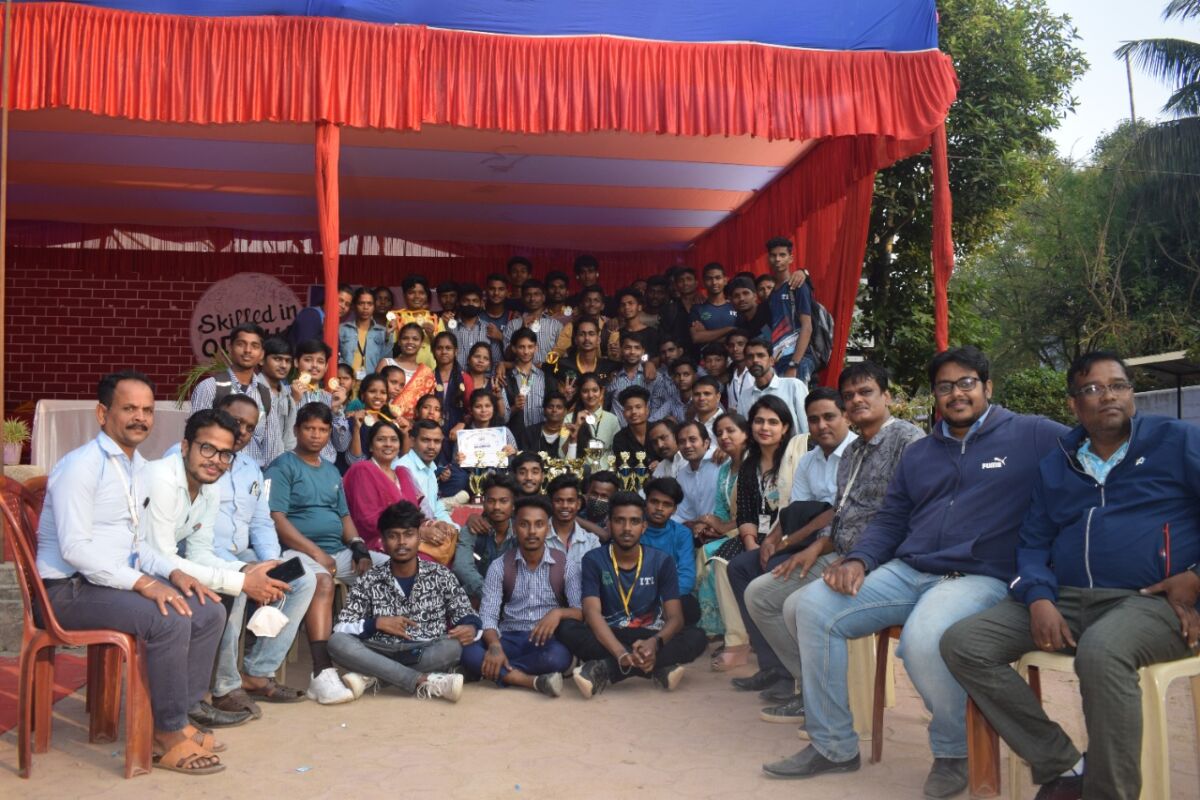 KIIT ITI Students and Staff Bring Laurels in Regional Level ITI Fest ...