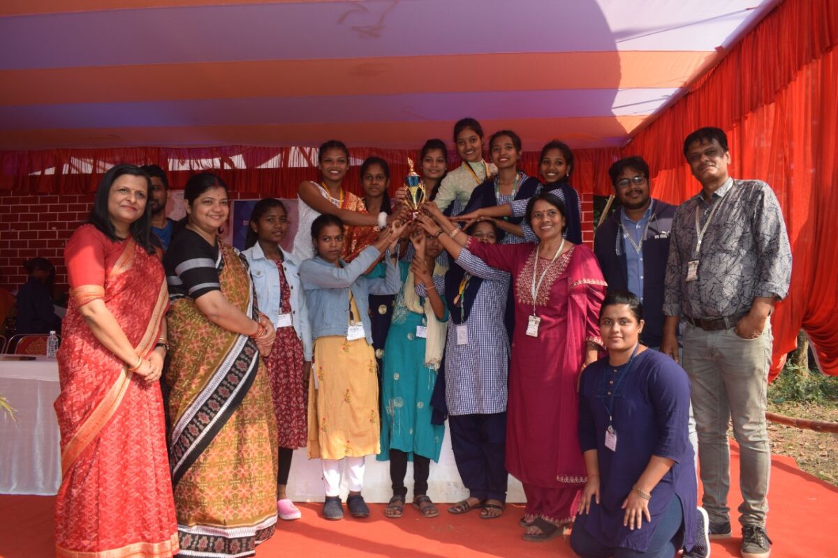 KIIT ITI Students and Staff Bring Laurels in Regional Level ITI Fest ...